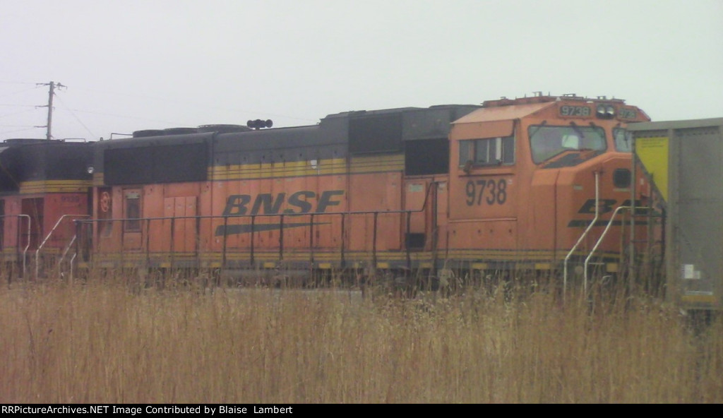BNSF 9738